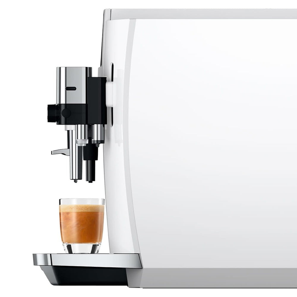 NEW JURA E8 (NAC) - NOW IN CANADA | FAEMA CANADA